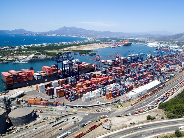 Puerto de Manzanillo de México atraviesa por crisis logística que ya se extiende por más de 20 ...