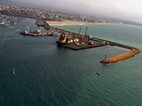 Tres de los cuatro puertos de Ecuador no salen a flote - MundoMaritimo