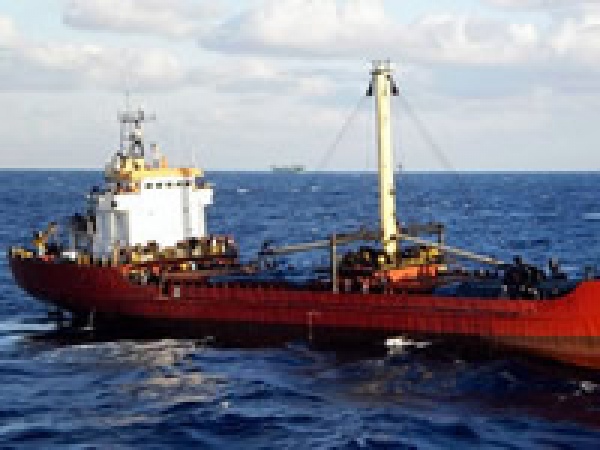 ONU pide más apoyo para barcos mercantes que rescatan migrantes ...