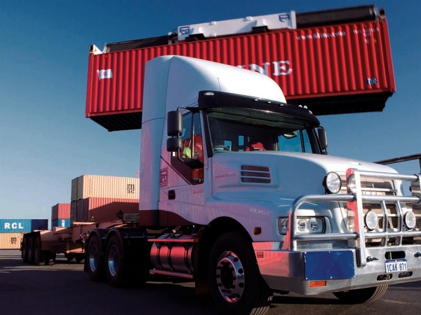 El 81% de la carga que sale de Perú por carretera llega a países de la ...