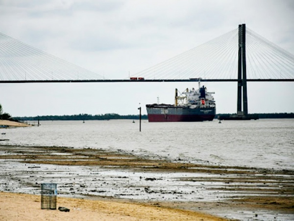 Río Paraná: Navegación de buques comienza a retomar su normal ...