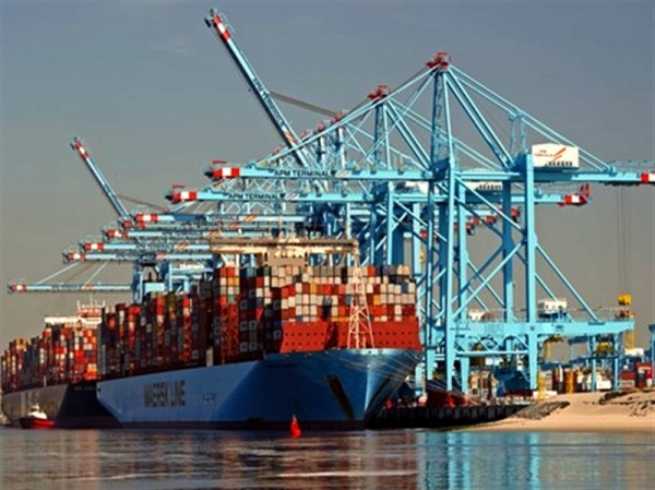 Diez líneas navieras controlan el 85% de la flota mercante global ...