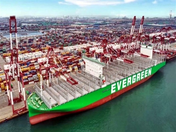 El "Ever Ace" de 23.992 TEUs construido por Samsung, pasa a ser el ...