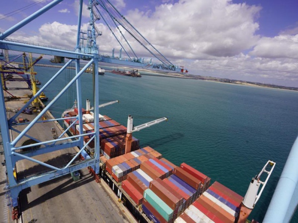APM Terminals Pecém de Brasil recibe grúas STS y RTG tras inversión que ...