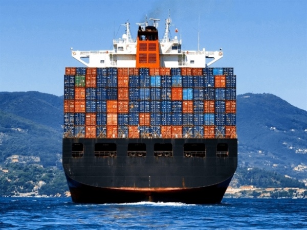 Fitch rebaja la calificación del sector marítimo por las perspectivas ...