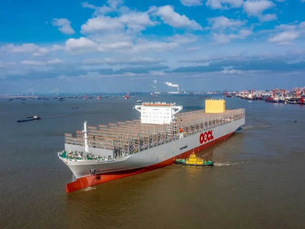 OOCL recibe nuevo portacontenedor megamax de 24.188 TEUs - MundoMaritimo