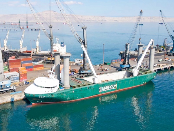 Puerto Angamos recibe Buque “ecológico” tipo Ro-Lo E-Ship 1 con carga ...