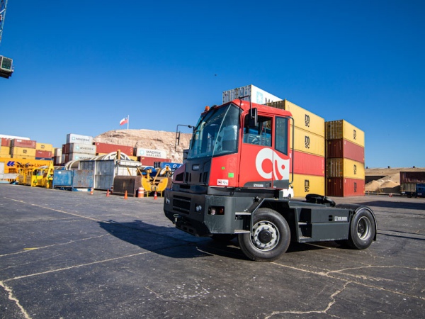 TPA adquiere cinco nuevos tractores de terminal - MundoMaritimo
