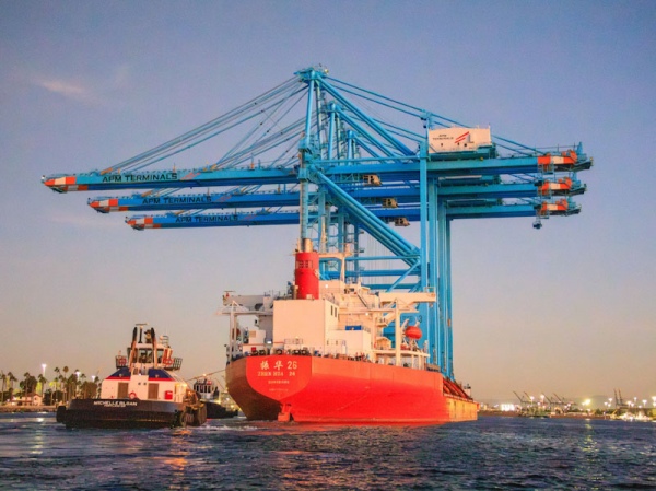 Puerto Los Ángeles recibió nuevas grúas STS para APM Terminals Pier 400 ...