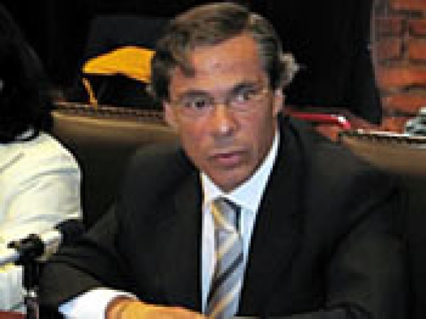 Borde costero enfrenta a alcalde Cornejo y a Germán Correa - MundoMaritimo